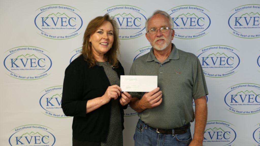 Students Will Build Eight Tiny Houses in KVEC Region - The Holler